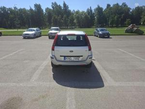 Grey Ford Fusion 2003 in Siauliai, with an engine capacity of 1.40 L and mileage of 180 thousand km for 1150 €, photo 4 on AUTOMOTO.COM.LV