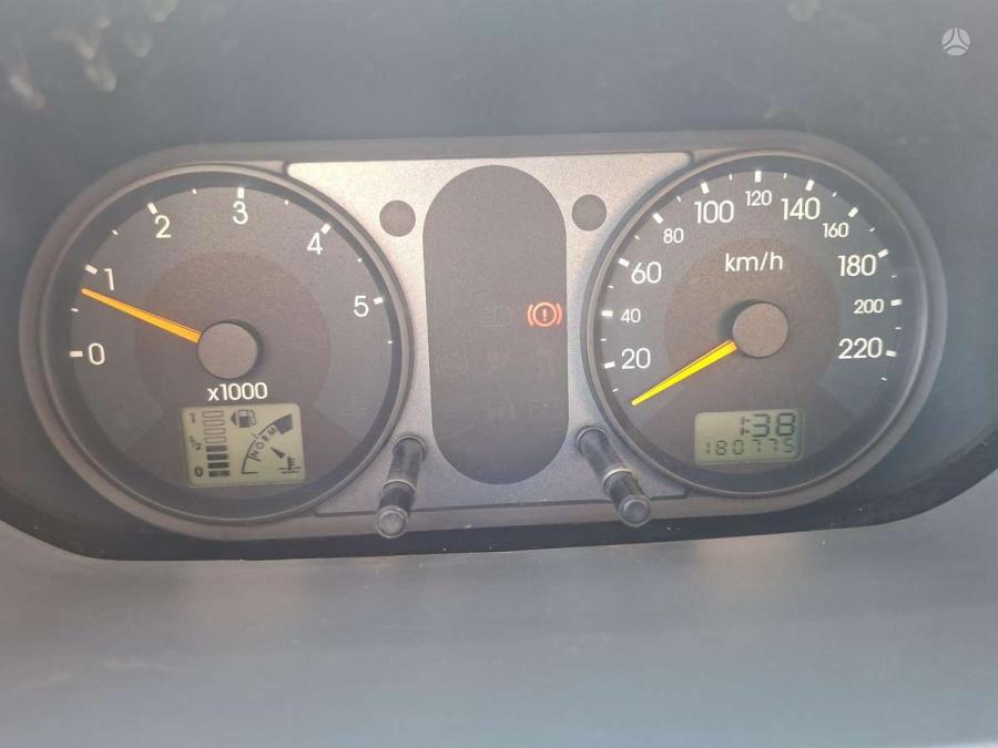 Grey Ford Fusion 2003 in Siauliai, with an engine capacity of 1.40 L and mileage of 180 thousand km for 1150 €, photo 9 on AUTOMOTO.COM.LV