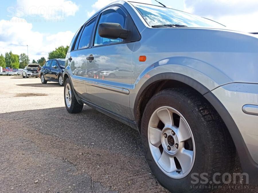 Grey Ford Fusion 2004 in Daugavpils, with an engine capacity of 1.40 L and mileage of 0 thousand km for 1800 €, photo 10 on AUTOMOTO.COM.LV