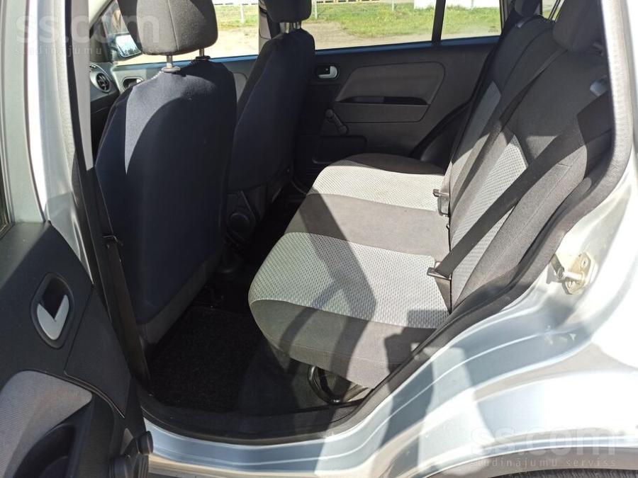 Grey Ford Fusion 2004 in Daugavpils, with an engine capacity of 1.40 L and mileage of 0 thousand km for 1800 €, photo 15 on AUTOMOTO.COM.LV