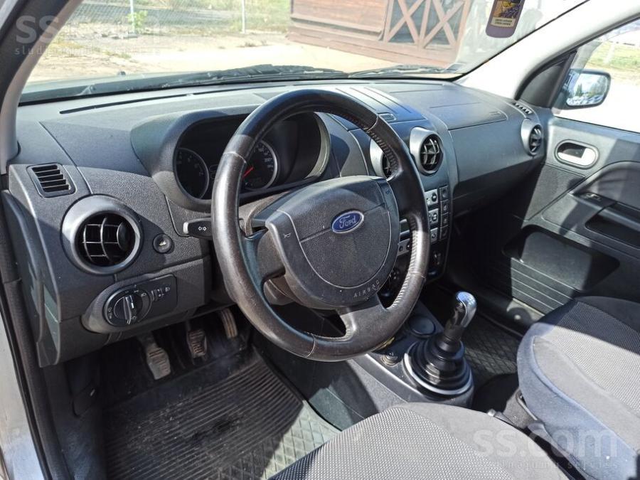 Grey Ford Fusion 2004 in Daugavpils, with an engine capacity of 1.40 L and mileage of 0 thousand km for 1800 €, photo 20 on AUTOMOTO.COM.LV