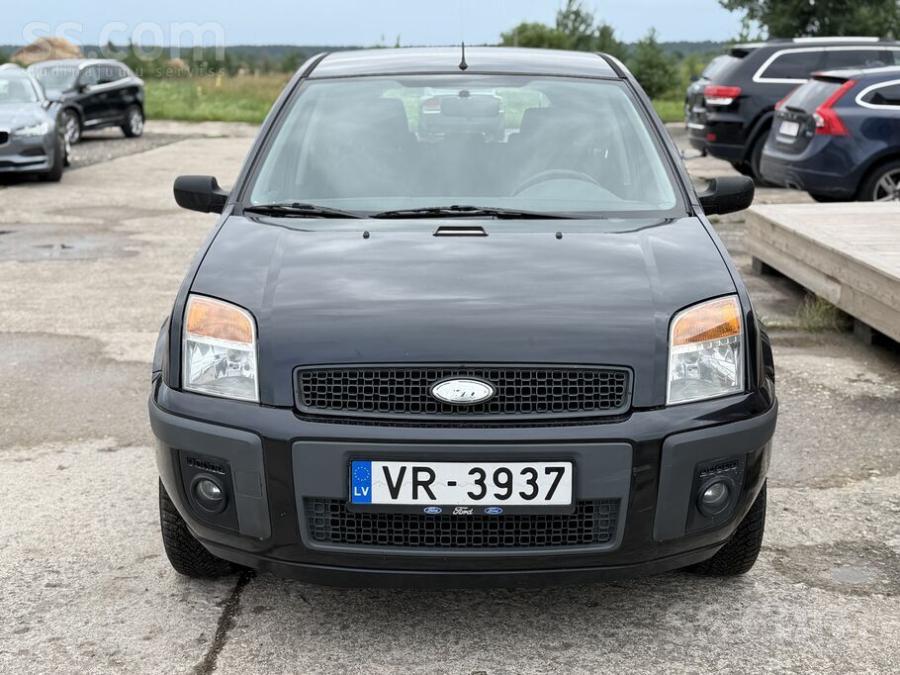 Pelēks Ford Fusion 2006 Rīga, ar dzinēja tilpumu 1.60 L un nobraukumu 178 tūkst. km par 1950 €, foto 3 vietnē AUTOMOTO.COM.LV