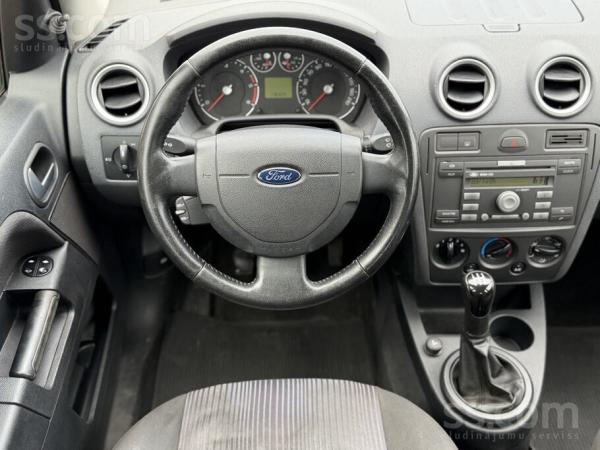 Pelēks Ford Fusion 2006 Rīga, ar dzinēja tilpumu 1.60 L un nobraukumu 178 tūkst. km par 1950 €, foto 4 vietnē AUTOMOTO.COM.LV