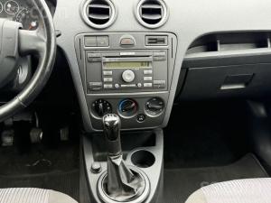 Pelēks Ford Fusion 2006 Rīga, ar dzinēja tilpumu 1.60 L un nobraukumu 178 tūkst. km par 1950 €, foto 7 vietnē AUTOMOTO.COM.LV