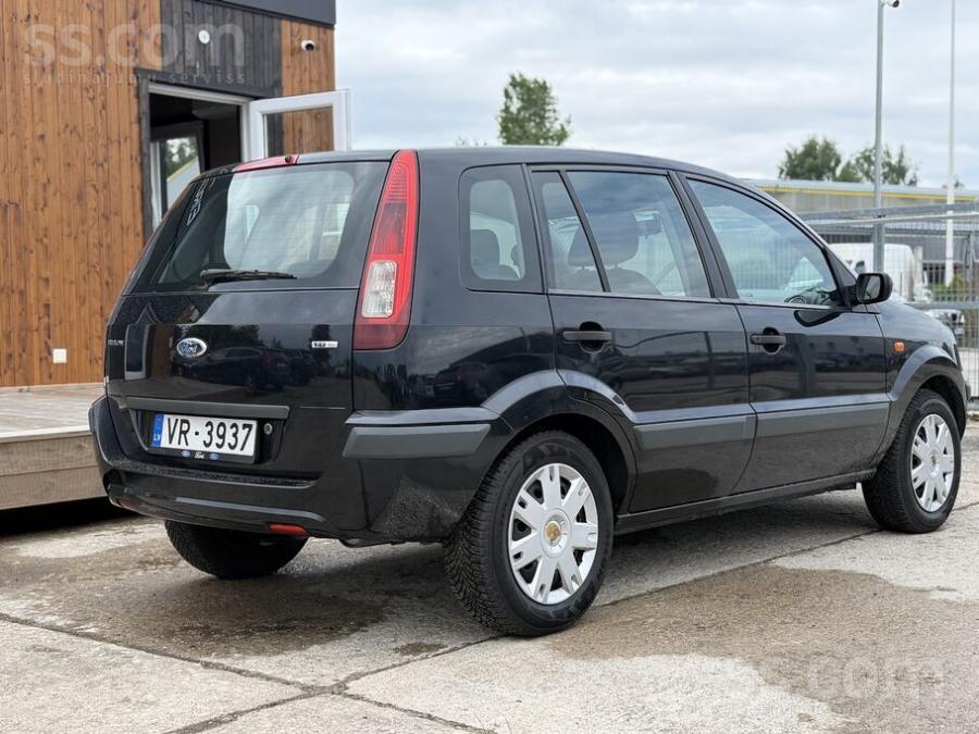 Pelēks Ford Fusion 2006 Rīga, ar dzinēja tilpumu 1.60 L un nobraukumu 178 tūkst. km par 1950 €, foto 13 vietnē AUTOMOTO.COM.LV