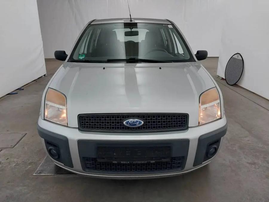 Grey Ford Fusion 2006 in Limbazi, with an engine capacity of 1.40 L and mileage of 168 thousand km for 2550 €, photo 3 on AUTOMOTO.COM.LV