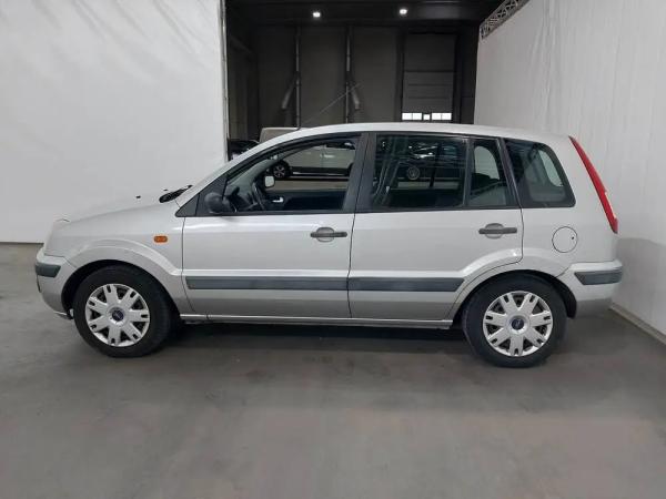 Grey Ford Fusion 2006 in Limbazi, with an engine capacity of 1.40 L and mileage of 168 thousand km for 2550 €, photo 3 on AUTOMOTO.COM.LV