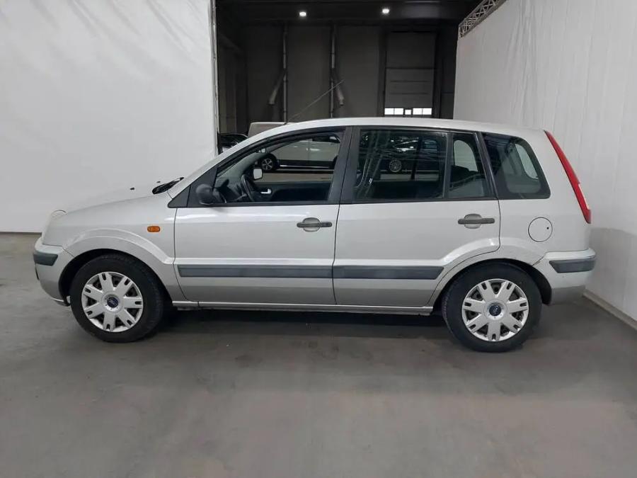 Grey Ford Fusion 2006 in Limbazi, with an engine capacity of 1.40 L and mileage of 168 thousand km for 2550 €, photo 4 on AUTOMOTO.COM.LV