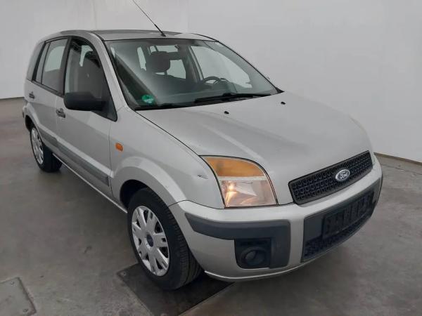 Grey Ford Fusion 2006 in Limbazi, with an engine capacity of 1.40 L and mileage of 168 thousand km for 2550 €, photo 4 on AUTOMOTO.COM.LV