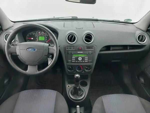 Grey Ford Fusion 2006 in Limbazi, with an engine capacity of 1.40 L and mileage of 168 thousand km for 2550 €, photo 5 on AUTOMOTO.COM.LV