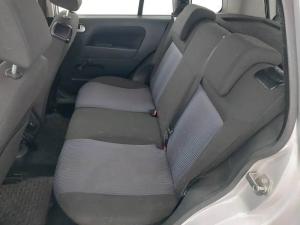 Grey Ford Fusion 2006 in Limbazi, with an engine capacity of 1.40 L and mileage of 168 thousand km for 2550 €, photo 8 on AUTOMOTO.COM.LV