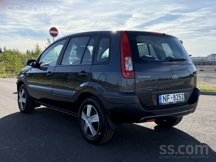Pelēks Ford Fusion 2006 Liepāja, ar dzinēja tilpumu 1.40 L un nobraukumu 203 tūkst. km par 2490 €, foto 5 vietnē AUTOMOTO.COM.LV