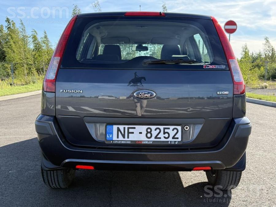 Pelēks Ford Fusion 2006 Liepāja, ar dzinēja tilpumu 1.40 L un nobraukumu 203 tūkst. km par 2490 €, foto 9 vietnē AUTOMOTO.COM.LV