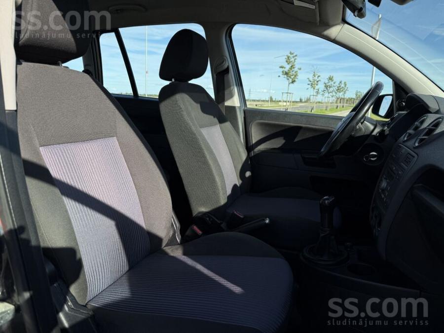 Pelēks Ford Fusion 2006 Liepāja, ar dzinēja tilpumu 1.40 L un nobraukumu 203 tūkst. km par 2490 €, foto 16 vietnē AUTOMOTO.COM.LV