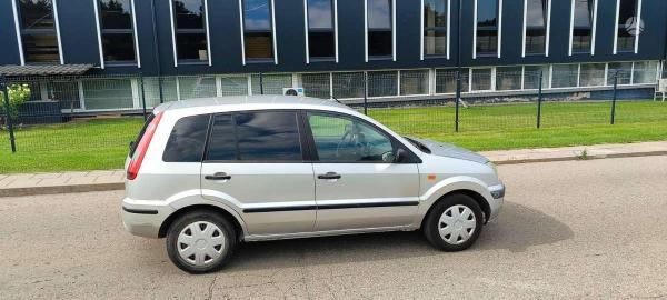 Pelēks Ford Fusion 2006 Viļņa, ar dzinēja tilpumu 1.40 L un nobraukumu 232 tūkst. km par 1250 €, foto 4 vietnē AUTOMOTO.COM.LV