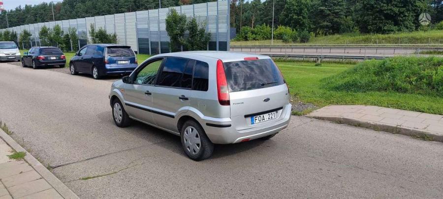 Grey Ford Fusion 2006 in Vilnius, with an engine capacity of 1.40 L and mileage of 232 thousand km for 1250 €, photo 8 on AUTOMOTO.COM.LV