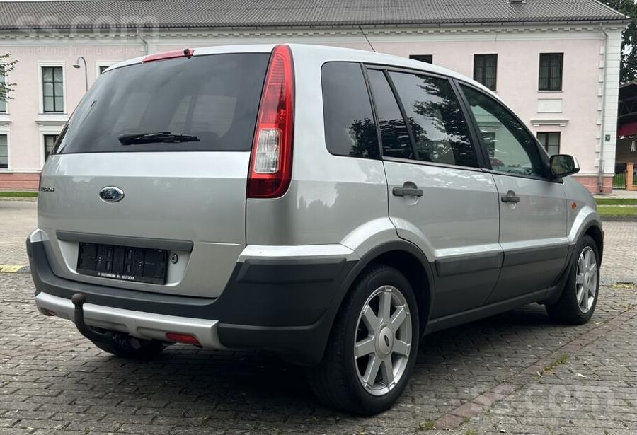 Grey Ford Fusion 2007 in Dobele, with an engine capacity of 1.60 L and mileage of 206 thousand km for 3150 €, photo 3 on AUTOMOTO.COM.LV