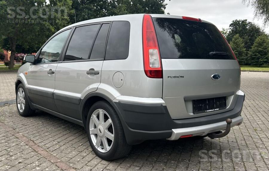Grey Ford Fusion 2007 in Dobele, with an engine capacity of 1.60 L and mileage of 206 thousand km for 3150 €, photo 4 on AUTOMOTO.COM.LV