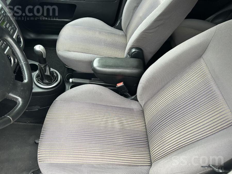 Grey Ford Fusion 2007 in Dobele, with an engine capacity of 1.60 L and mileage of 206 thousand km for 3150 €, photo 25 on AUTOMOTO.COM.LV