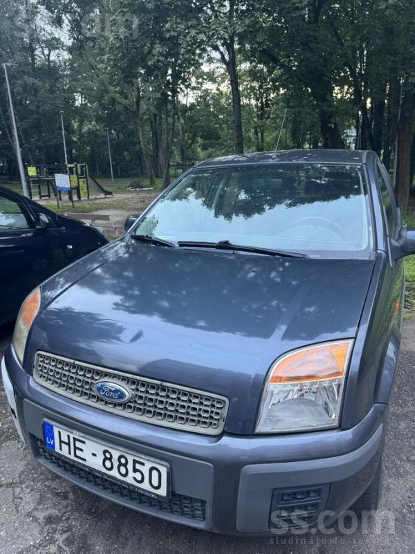 Grey Ford Fusion 2008 in Riga, with an engine capacity of 1.40 L and mileage of 216 thousand km for 1230 €, photo 3 on AUTOMOTO.COM.LV