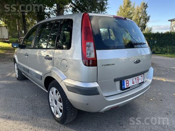 Pelēks Ford Fusion 2008 Rīga, ar dzinēja tilpumu 1.40 L un nobraukumu 190 tūkst. km par 2990 €, foto 4 vietnē AUTOMOTO.COM.LV