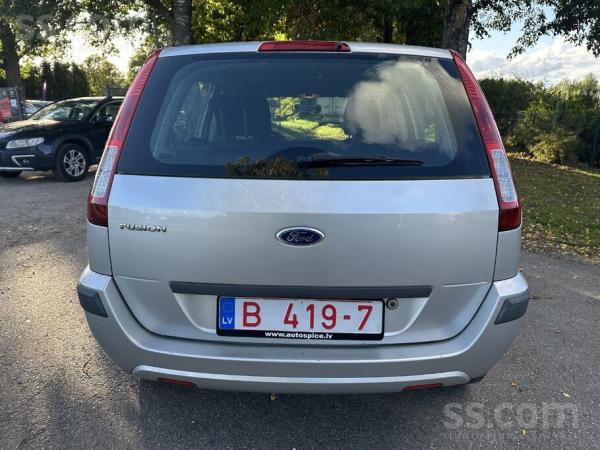 Pelēks Ford Fusion 2008 Rīga, ar dzinēja tilpumu 1.40 L un nobraukumu 190 tūkst. km par 2990 €, foto 5 vietnē AUTOMOTO.COM.LV