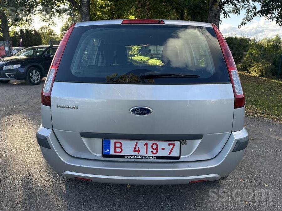Grey Ford Fusion 2008 in Riga, with an engine capacity of 1.40 L and mileage of 190 thousand km for 2990 €, photo 5 on AUTOMOTO.COM.LV