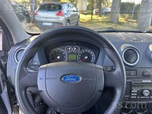 Grey Ford Fusion 2008 in Riga, with an engine capacity of 1.40 L and mileage of 190 thousand km for 2990 €, photo 23 on AUTOMOTO.COM.LV