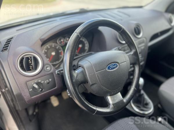 Pelēks Ford Fusion 2009 Cēsis, ar dzinēja tilpumu 1.60 L un nobraukumu 200 tūkst. km par 3250 €, foto 10 vietnē AUTOMOTO.COM.LV