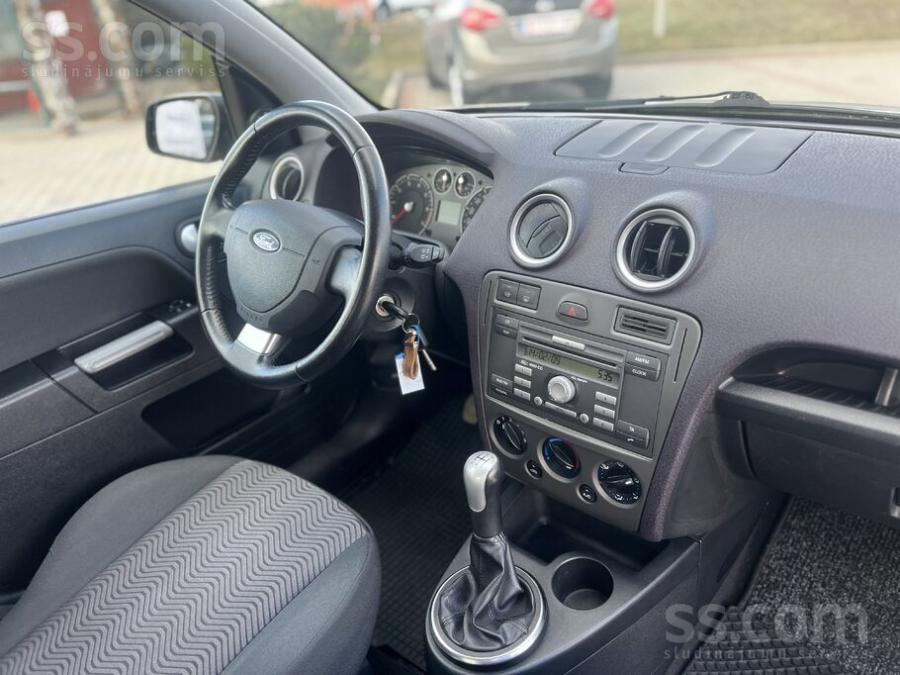Pelēks Ford Fusion 2009 Cēsis, ar dzinēja tilpumu 1.60 L un nobraukumu 200 tūkst. km par 3250 €, foto 12 vietnē AUTOMOTO.COM.LV