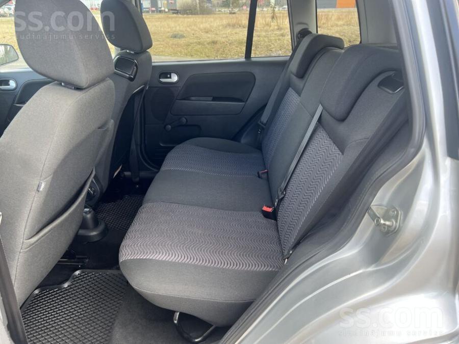 Pelēks Ford Fusion 2009 Cēsis, ar dzinēja tilpumu 1.60 L un nobraukumu 200 tūkst. km par 3250 €, foto 14 vietnē AUTOMOTO.COM.LV
