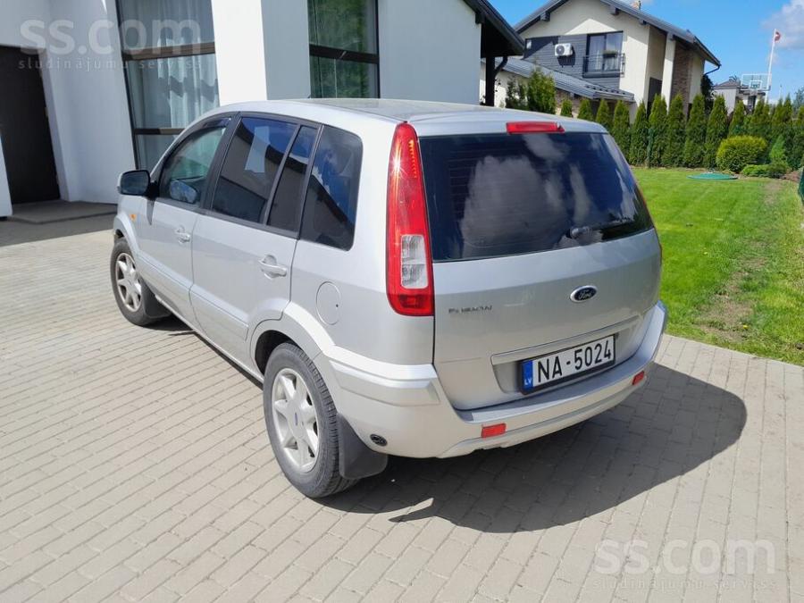 Pelēks Ford Fusion 2010 Rīga, ar dzinēja tilpumu 1.40 L un nobraukumu 198 tūkst. km par 2000 €, foto 3 vietnē AUTOMOTO.COM.LV