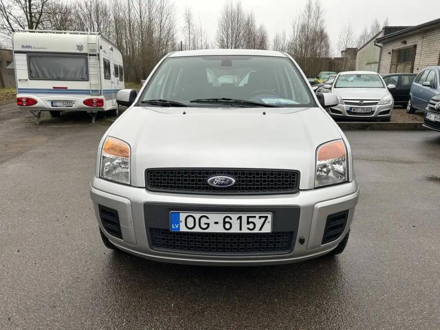 Pelēks Ford Fusion 2010 Limbaži, ar dzinēja tilpumu 1.40 L un nobraukumu 201 tūkst. km par 2750 €, foto 3 vietnē AUTOMOTO.COM.LV