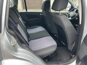 Pelēks Ford Fusion 2010 Limbaži, ar dzinēja tilpumu 1.40 L un nobraukumu 201 tūkst. km par 2750 €, foto 8 vietnē AUTOMOTO.COM.LV