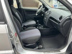 Pelēks Ford Fusion 2010 Limbaži, ar dzinēja tilpumu 1.40 L un nobraukumu 201 tūkst. km par 2750 €, foto 10 vietnē AUTOMOTO.COM.LV