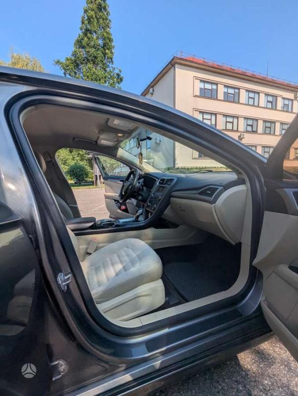Grey Ford Fusion 2014 in Kaunas, with an engine capacity of 2.50 L and mileage of 242 thousand km for 4999 €, photo 9 on AUTOMOTO.COM.LV