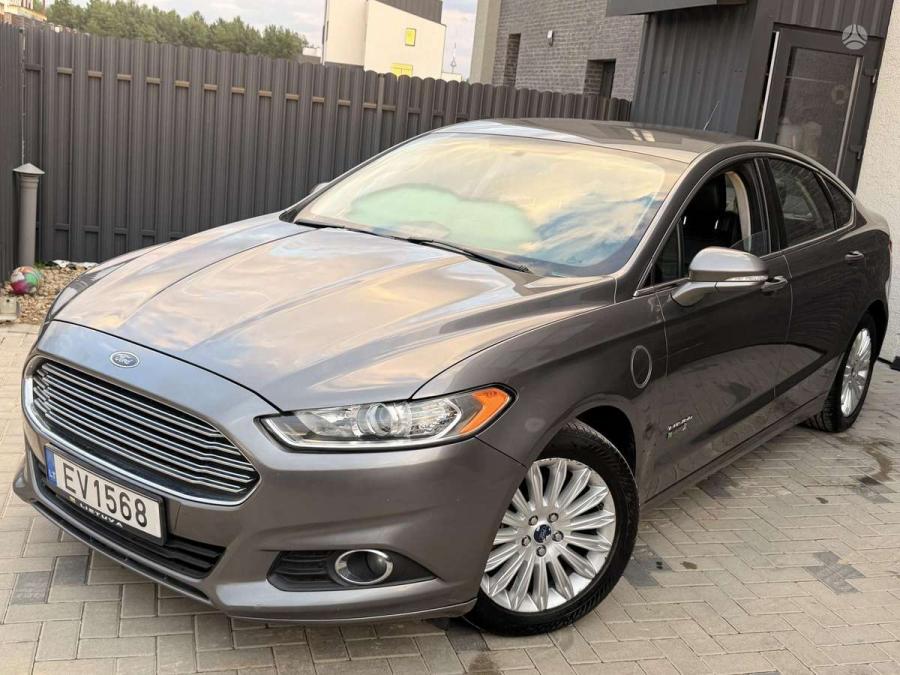 Grey Ford Fusion 2014 in Vilnius, with an engine capacity of 2.00 L and mileage of 312 thousand km for 5700 €, photo 3 on AUTOMOTO.COM.LV