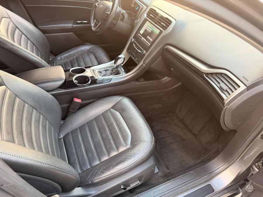 Grey Ford Fusion 2014 in Vilnius, with an engine capacity of 2.00 L and mileage of 312 thousand km for 5700 €, photo 16 on AUTOMOTO.COM.LV