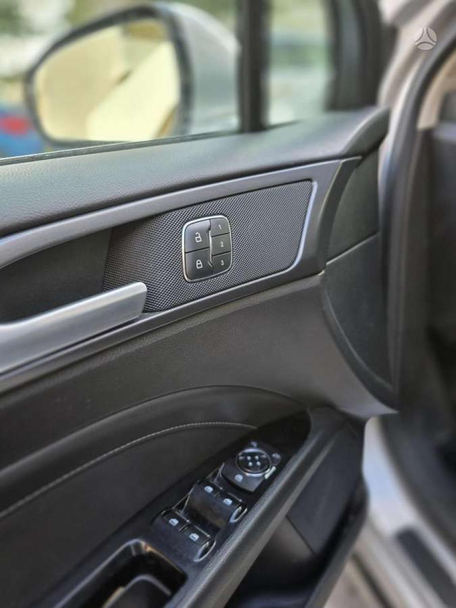 Pelēks Ford Fusion 2014 Viļņa, ar dzinēja tilpumu 2.00 L un nobraukumu 195 tūkst. km par 3750 €, foto 11 vietnē AUTOMOTO.COM.LV