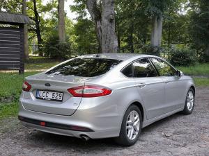 Pelēks Ford Fusion 2015 Viļņa, ar dzinēja tilpumu 2.50 L un nobraukumu 214 tūkst. km par 6299 €, foto 6 vietnē AUTOMOTO.COM.LV