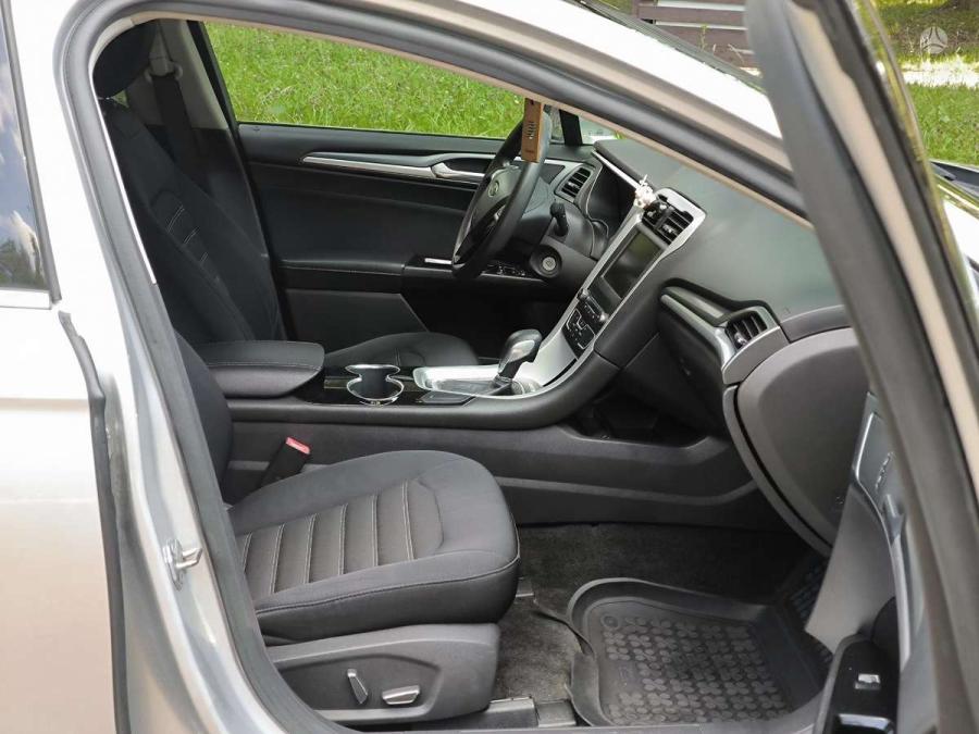 Pelēks Ford Fusion 2015 Viļņa, ar dzinēja tilpumu 2.50 L un nobraukumu 214 tūkst. km par 6299 €, foto 10 vietnē AUTOMOTO.COM.LV