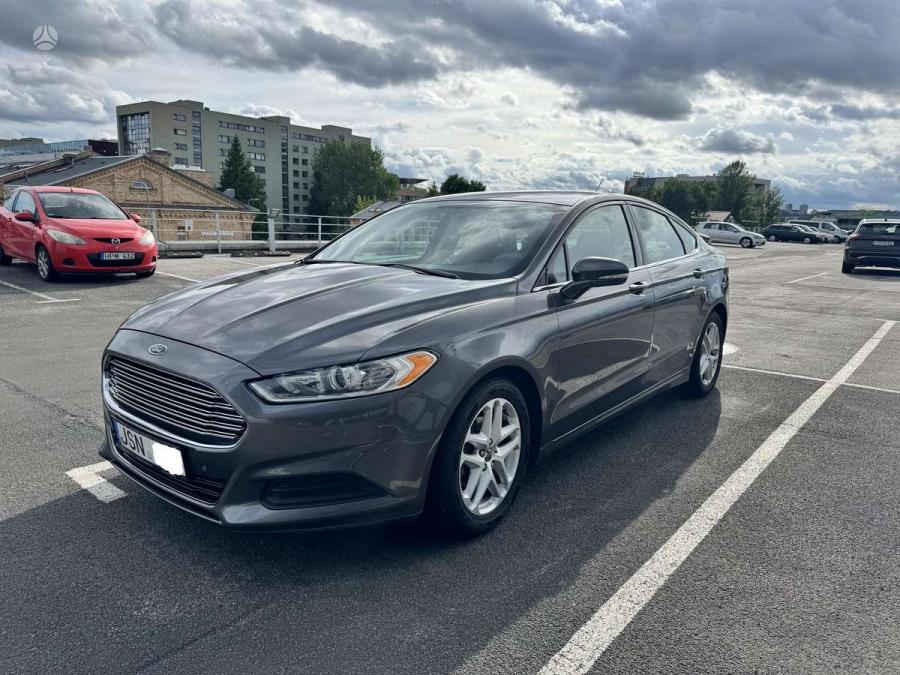 Grey Ford Fusion 2016 in Vilnius, with an engine capacity of 2.49 L and mileage of 112 thousand km for 7200 €, photo 1 on AUTOMOTO.COM.LV