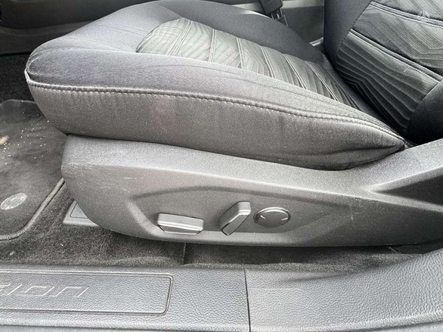 Grey Ford Fusion 2016 in Vilnius, with an engine capacity of 2.49 L and mileage of 112 thousand km for 7200 €, photo 8 on AUTOMOTO.COM.LV