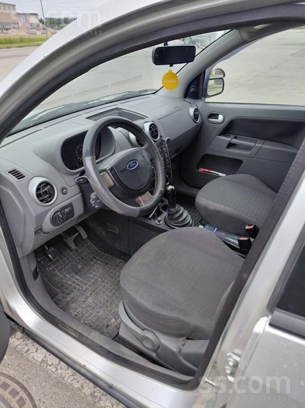 Ford Fusion 2003 Aizkraukle, ar dzinēja tilpumu 1.60 L un nobraukumu 257 tūkst. km par 1350 €, foto 3 vietnē AUTOMOTO.COM.LV