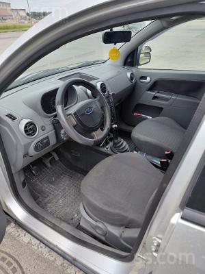 Ford Fusion 2003 Aizkraukle, ar dzinēja tilpumu 1.60 L un nobraukumu 257 tūkst. km par 1350 €, foto 4 vietnē AUTOMOTO.COM.LV