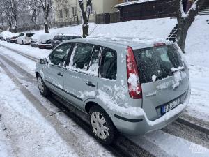 Ford Fusion 2004 in Vilnius, with an engine capacity of 1.40 L and mileage of 176 thousand km for 1250 €, photo 4 on AUTOMOTO.COM.LV