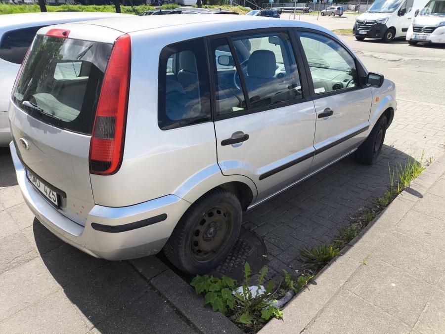 Ford Fusion 2004 in Vilnius, with an engine capacity of 1.40 L and mileage of 150 thousand km for 350 €, photo 4 on AUTOMOTO.COM.LV