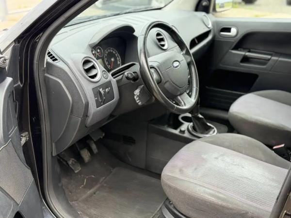 Ford Fusion 2006 Rīga, ar dzinēja tilpumu 1.60 L un nobraukumu 178 tūkst. km par 1950 €, foto 5 vietnē AUTOMOTO.COM.LV