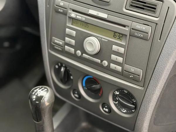 Ford Fusion 2006 Rīga, ar dzinēja tilpumu 1.60 L un nobraukumu 178 tūkst. km par 1950 €, foto 7 vietnē AUTOMOTO.COM.LV