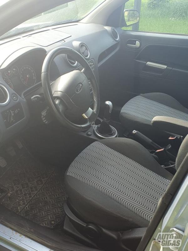 Ford Fusion 2007 in Vilnius, with an engine capacity of 1.60 L and mileage of 124 thousand km for 4490 €, photo 5 on AUTOMOTO.COM.LV